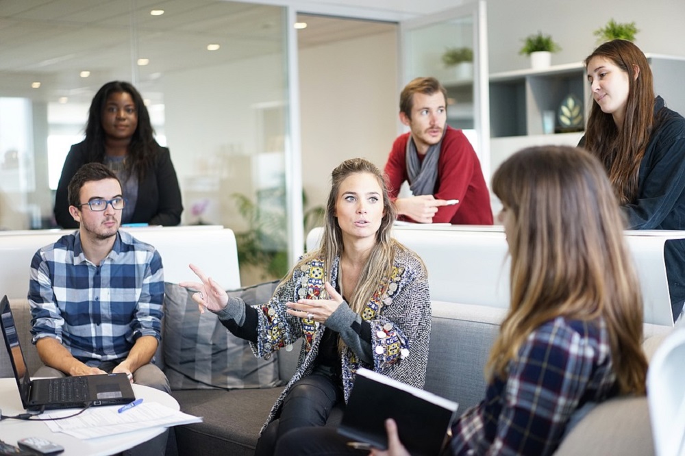 5 Ways to Improve Hotel Staff Motivation - Happiness Creativity